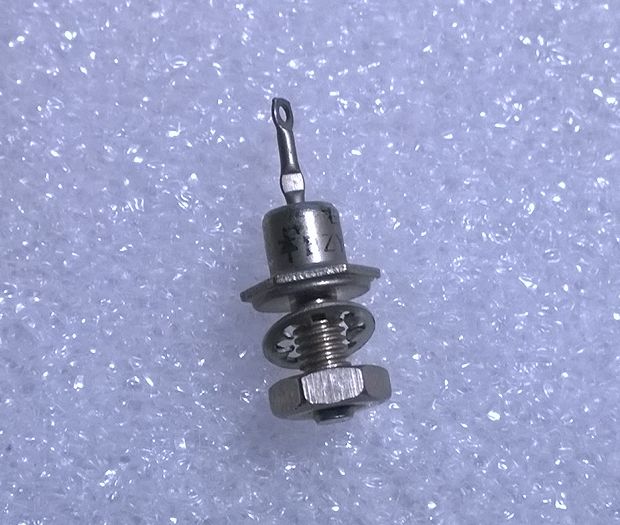 DIODE ZENER - BZY93C47N - 47V - 15W - Boîtier métallique - PHILIPS