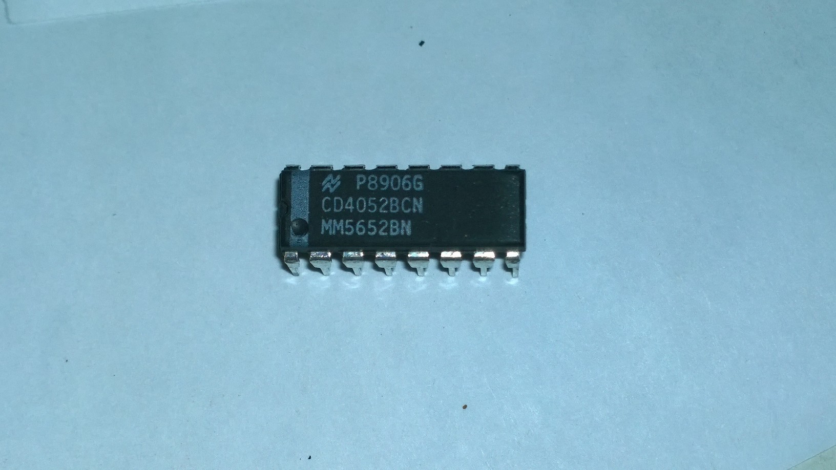 LOT DE QUATRE CIRCUITS INTEGRES - CD4052BCN - CMOS Analog Mux/Demux