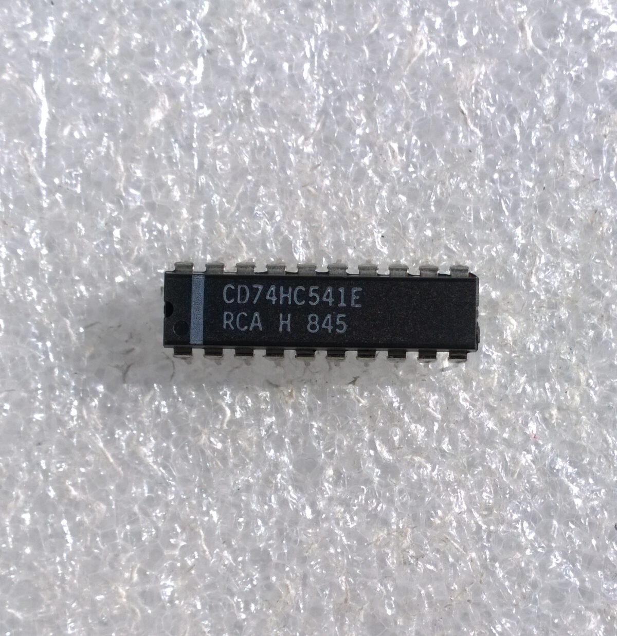 LOT DE 2 CIRCUITS INTEGRES - CD74HC541E - High Speed CMOS Logic Octal Buffer Line Drive