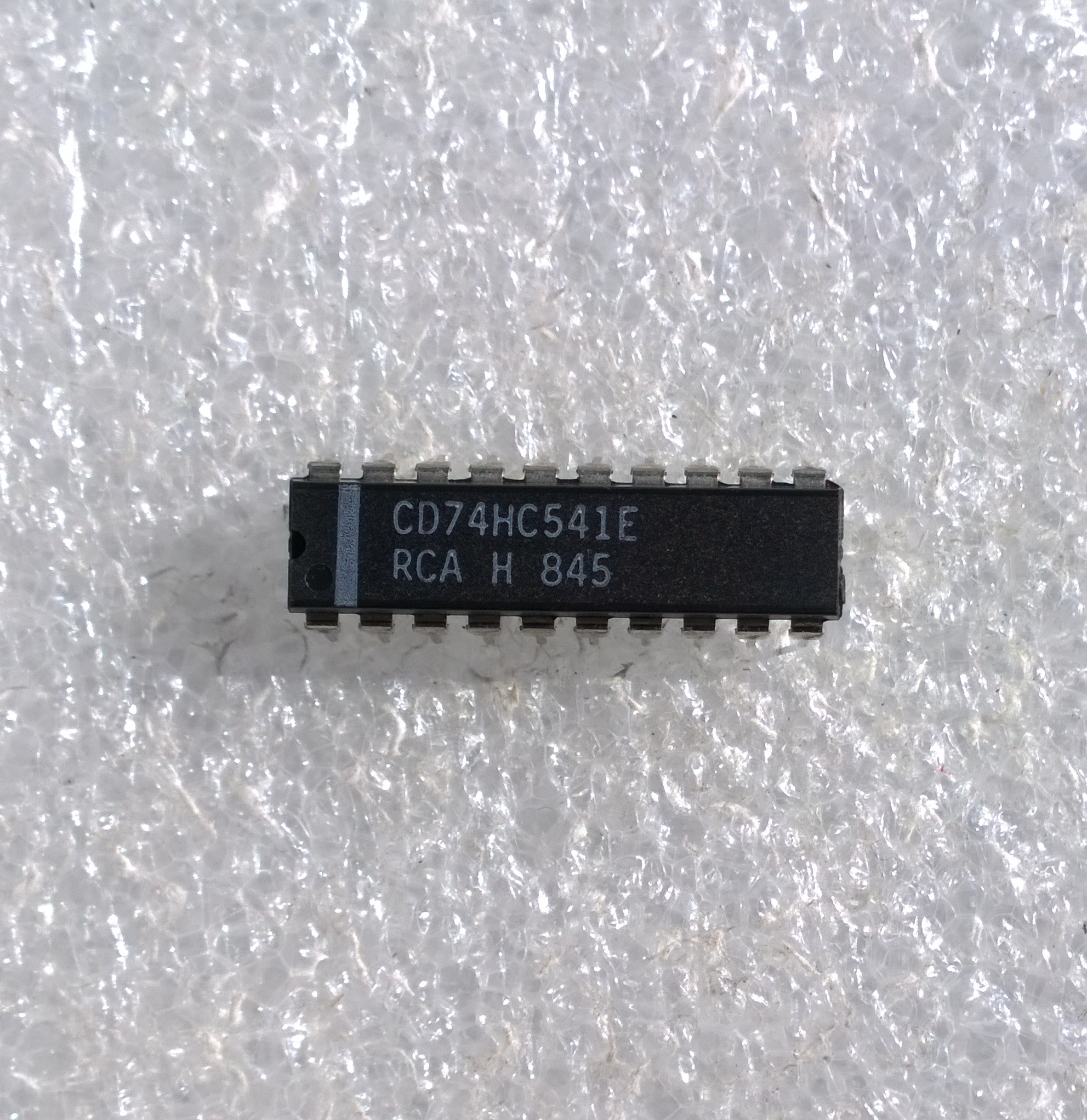 LOT DE 2 CIRCUITS INTEGRES - CD74HC541E - High Speed CMOS Logic Octal Buffer Line Drive