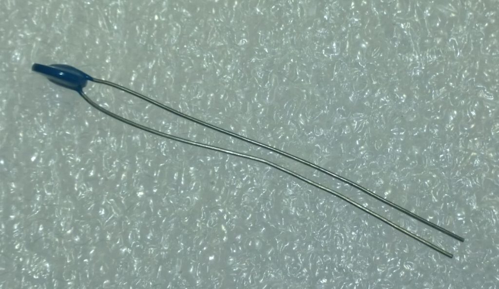 Lot De Deux Thermistances à Coefficient De Température Négatif Ctn 7241