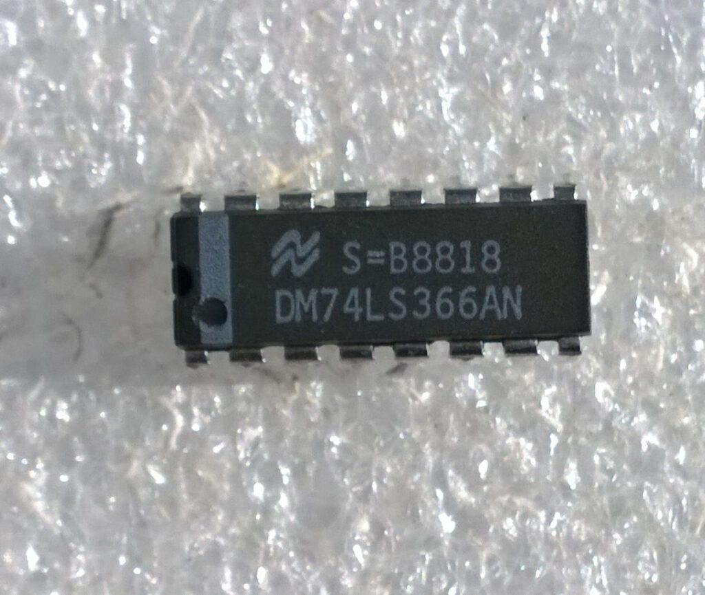 LOT DE 2 CIRCUITS INTEGRES - DM74LS366AN - Hex TRI-STATE Inverting ...