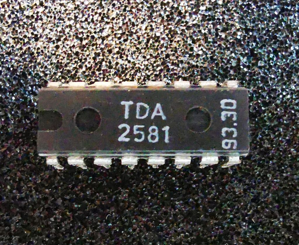 CIRCUIT INTEGRE - TDA2581 - CONTRÔLE POUR SMPS (Switched mode power supplies)