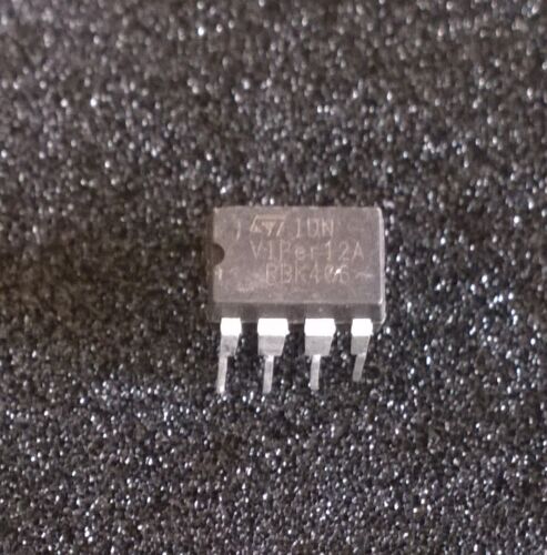 LOT DE DEUX CIRCUITS INTEGRES - VIPer12A - SMPS - DIP8 - SGS THOMSON